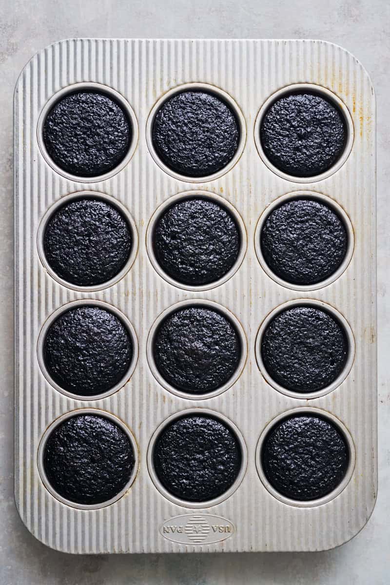 Black Velvet Cupcakes (Dye Free + Natural)